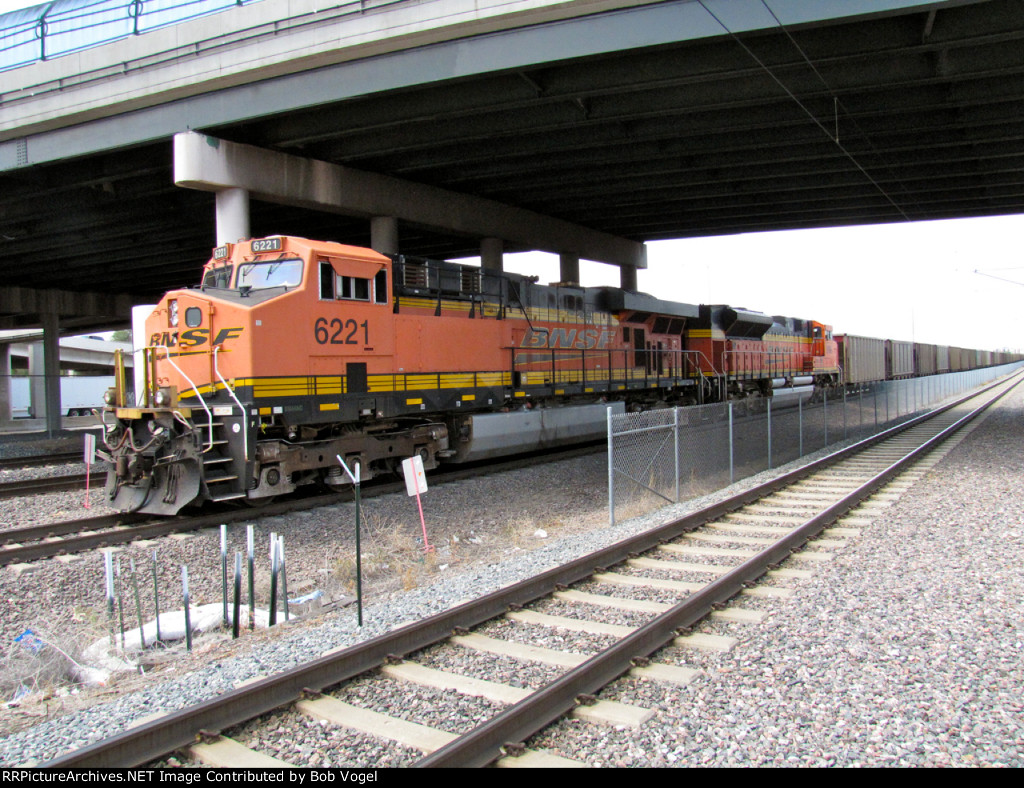 BNSF 6221